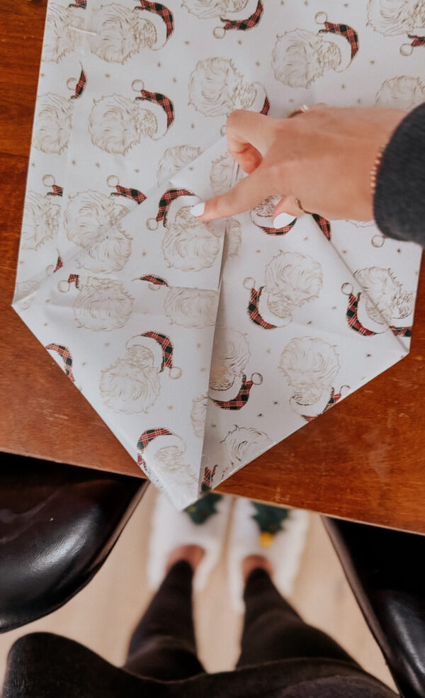 How to Make a Bag Out of Wrapping Paper – Love & Renovations